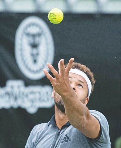 Tsonga overpowers Zverev in Stuttgart - Newspaper - DAWN.COM