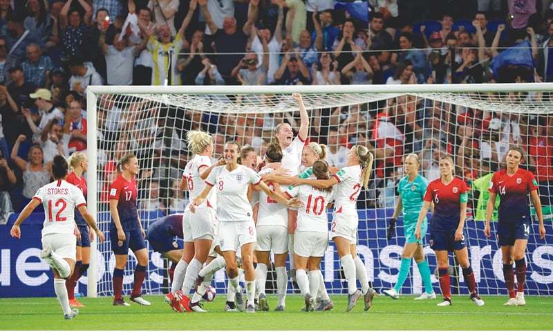 Inspired England outclass Norway to make last-4 - Newspaper - DAWN.COM