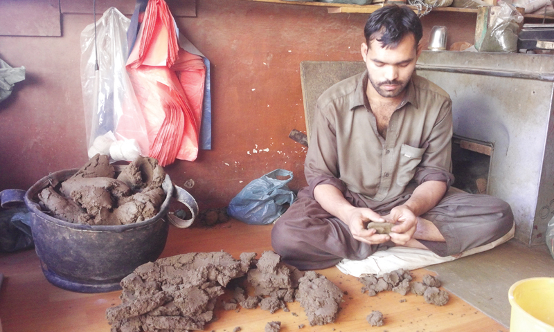 CAA bans carrying of naswar on all flights - Pakistan - DAWN.COM