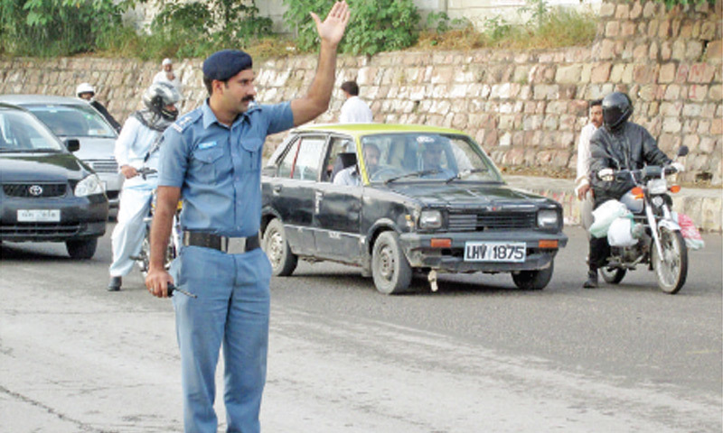 Traffic wardens in Rawalpindi told to delete games from mobile phones ...