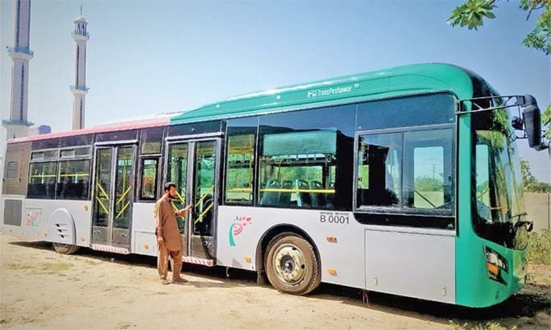 Sindh govt shelves Blue Line bus project due to financial crunch ...