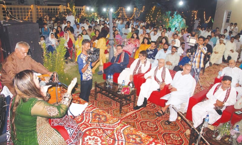 Musical night held to pay tribute to late singing maestro - Newspaper ...