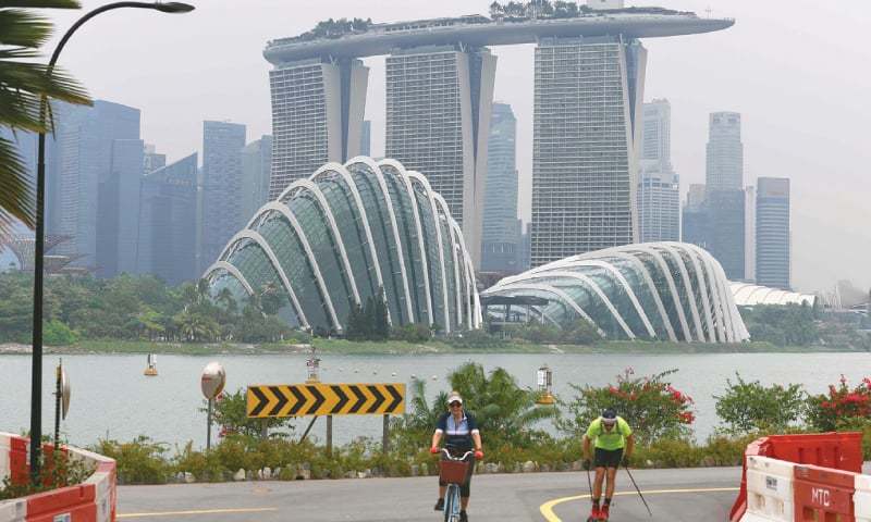 ‘Dangerous’ air pollution in Indonesia’s Borneo leads to school ...