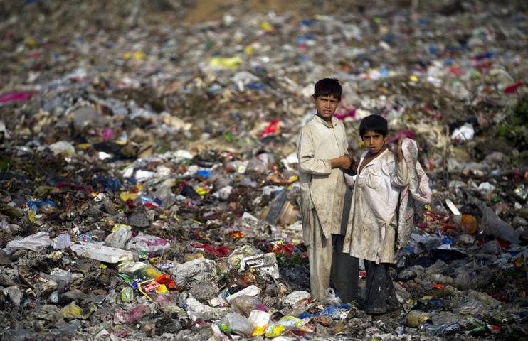 Pakistan's waste problem is a recycling industry waiting to be found ...
