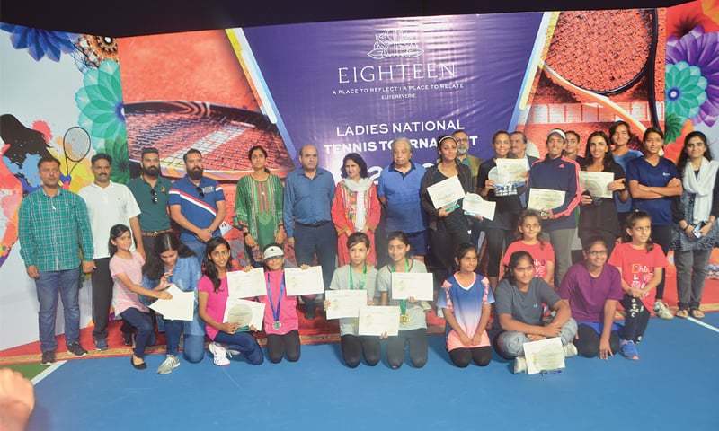 Ushna overcomes Sarah to clinch tennis title - Newspaper - DAWN.COM