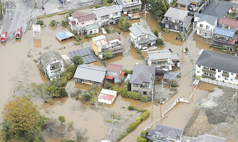Ten killed as storms ravage eastern Japan - World - DAWN.COM