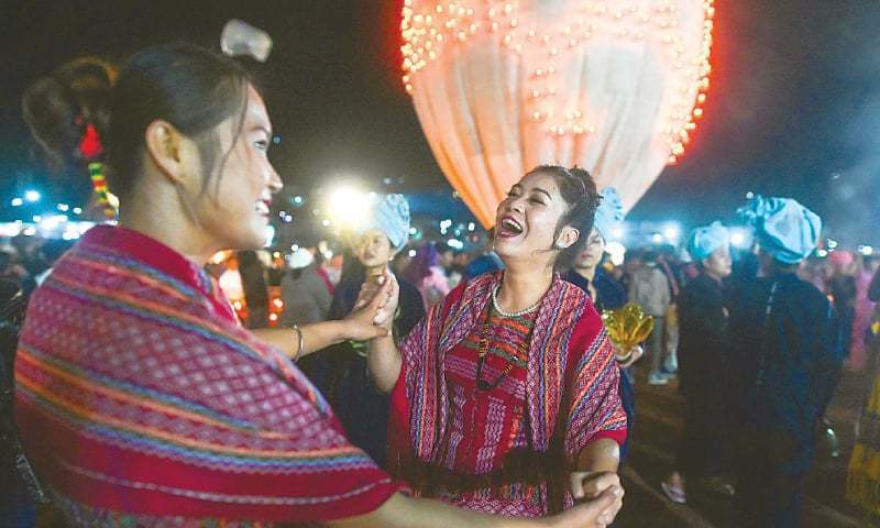 Flames and fireworks as Myanmar fire balloon fest opens - Newspaper ...