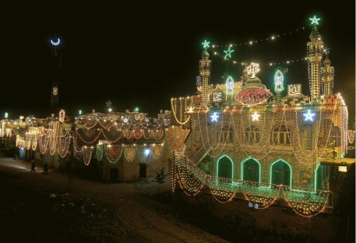 Arrangements finalised to celebrate Eid Milad today - Newspaper - DAWN.COM