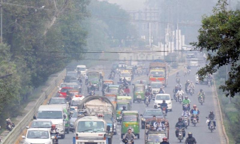 Smog turns air ‘very unhealthy’ in Lahore areas - Pakistan - DAWN.COM