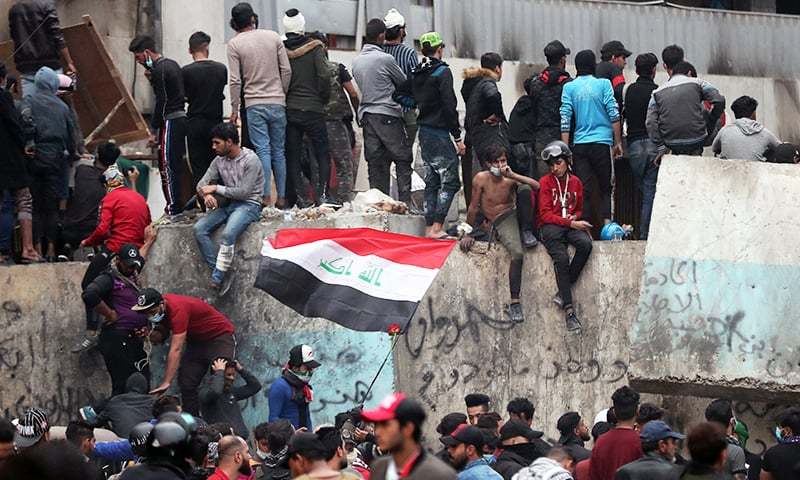 Iraq protesters block roads to press reforms, five shot dead - World ...