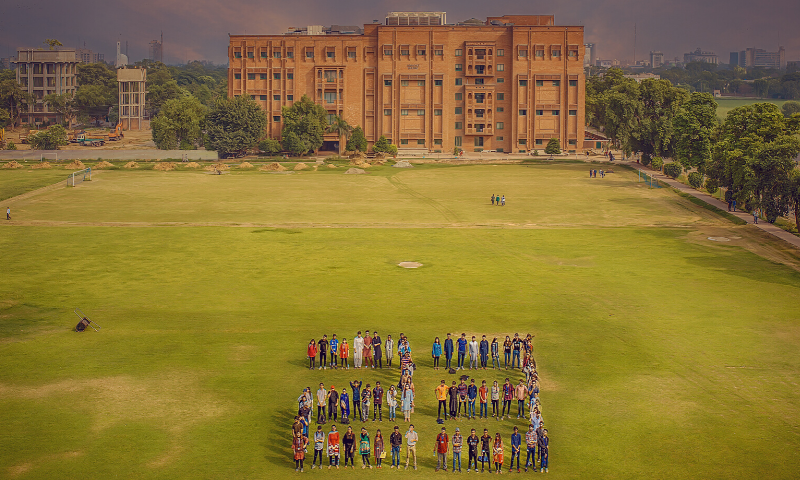 The 'Forman Experience' program acclimates freshmen to various academic ...