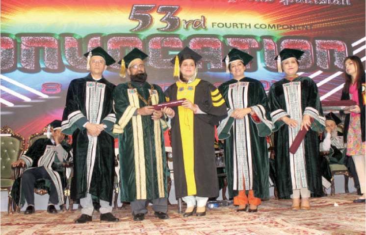 Over 200 graduates get degrees at CPSP convocation - Newspaper - DAWN.COM