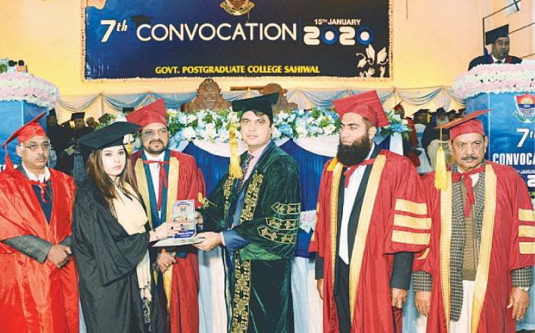 310 students get degrees at convocation - Newspaper - DAWN.COM