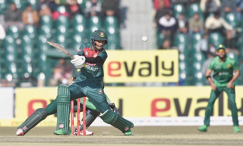 Returning Malik inspires Pakistan to victory against BD - Newspaper ...