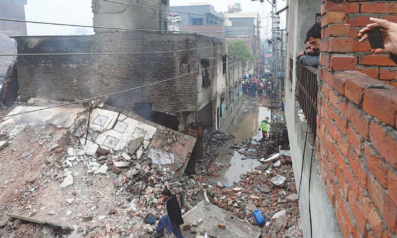 11 killed in Sheikhupura perfume factory fire - Newspaper - DAWN.COM