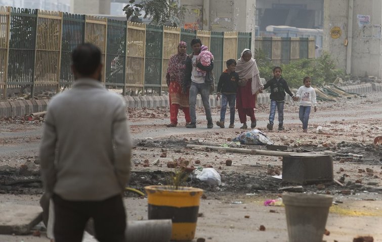 Victims of New Delhi's deadly communal clashes fill hospital - World ...