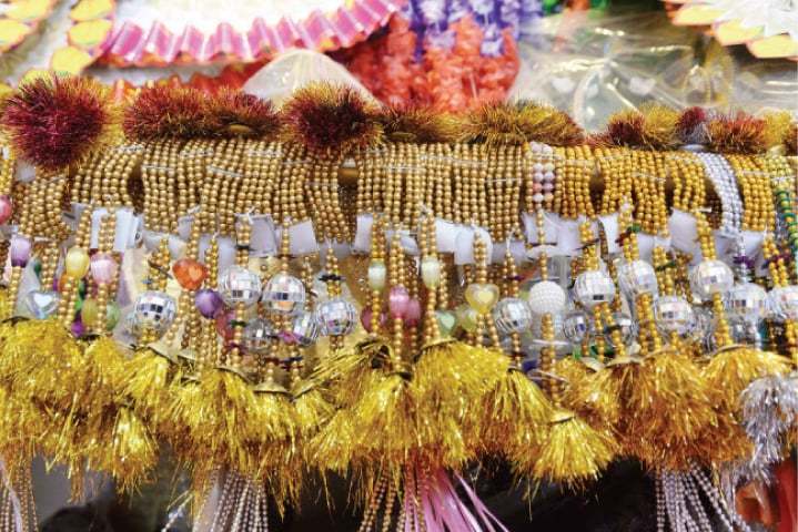 Once booming currency garlands being elbowed out by modern trends ...