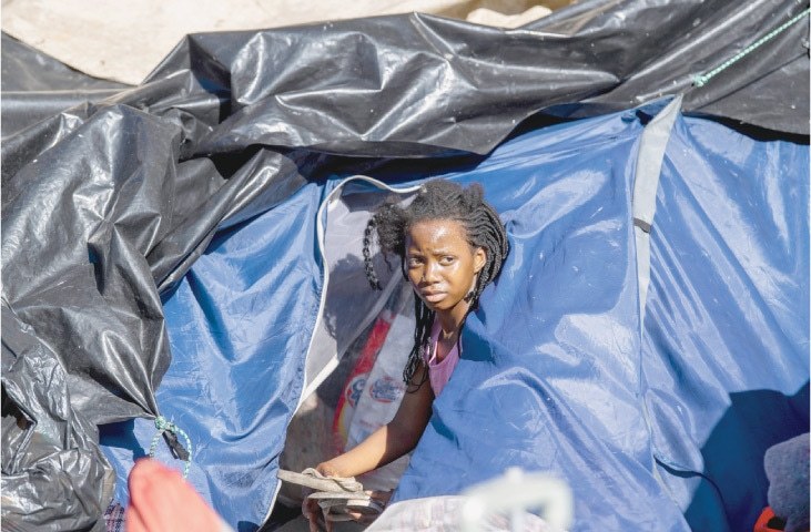 South African Police Evict Migrant Squatters From Cape Town s Busy 