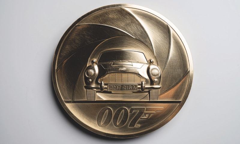 New gold coin unveiled to celebrate James Bond film - Newspaper - DAWN.COM