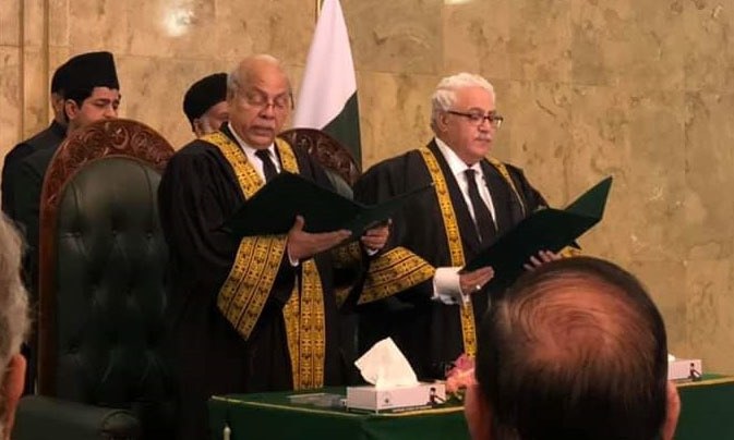 Justice Naqvi takes oath as SC judge - Pakistan - DAWN.COM