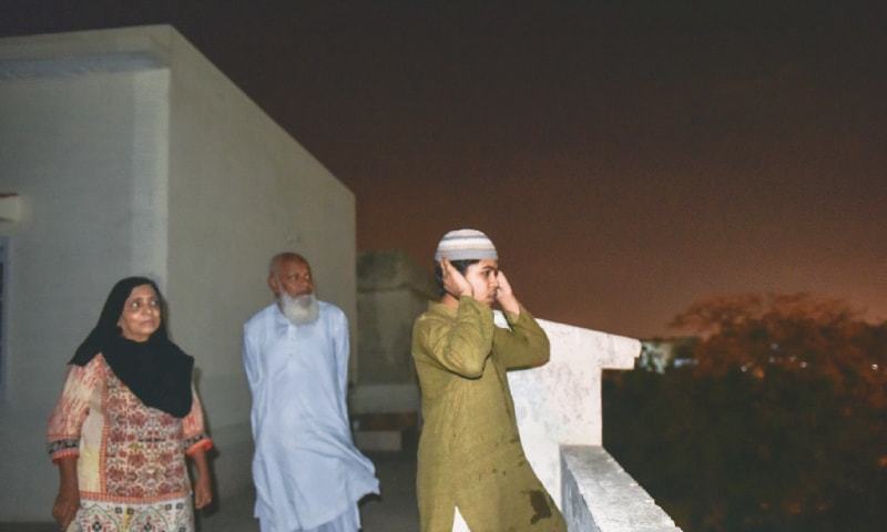 Trend of Azan at 10pm from rooftops gathers steam during lockdown ...