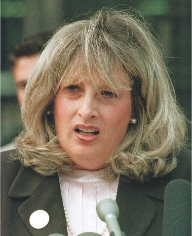 Clinton affair whistleblower Linda Tripp dies - World - DAWN.COM