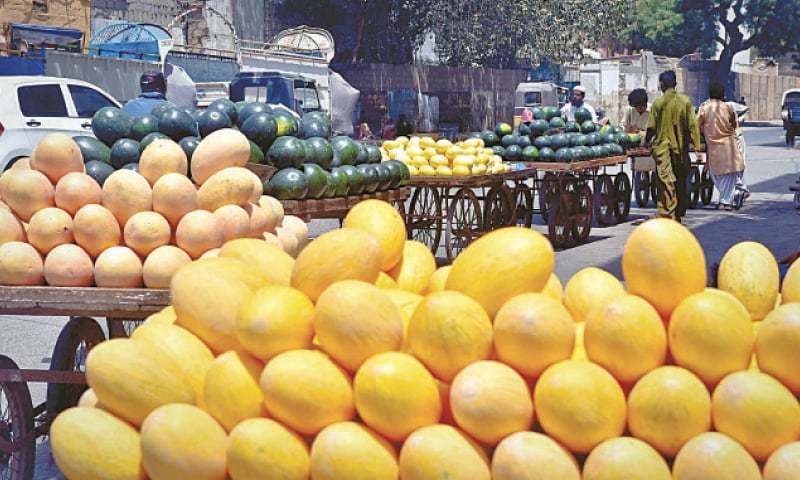 Vegetable, fruit retailers begin fleecing consumers ahead of Ramazan ...
