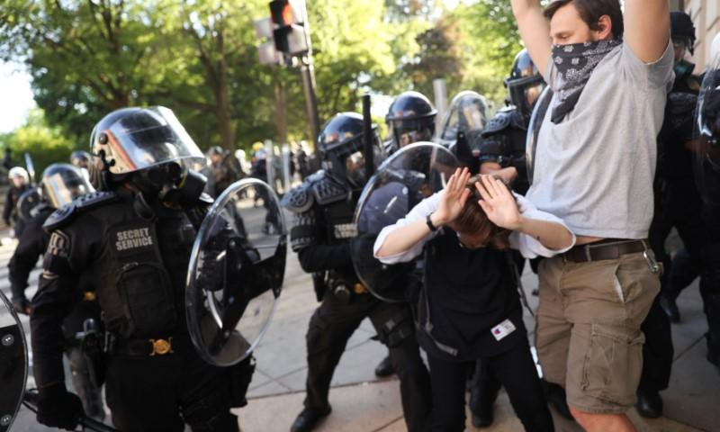 Violence erupts at US protests after Trump vows to bring in military ...