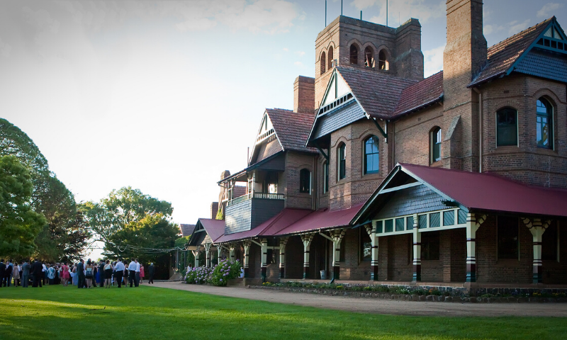 22,000 students around the world seek admission to the University of ...