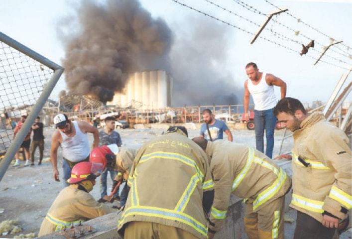 Two huge Beirut explosions kill 27, wound thousands - Newspaper - DAWN.COM
