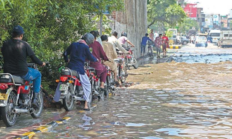 More rain forecast as authorities scramble to clear flooded roads in ...