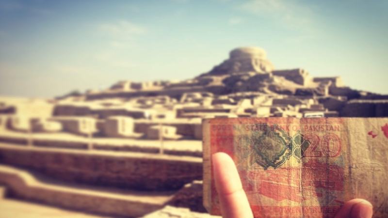 This guy travelled to all the landmarks on Pakistani currency notes ...