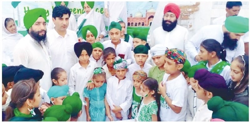Sikh community celebrates Independence Day - Newspaper - DAWN.COM