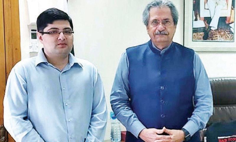 Minister full of praise for shining student - Newspaper - DAWN.COM