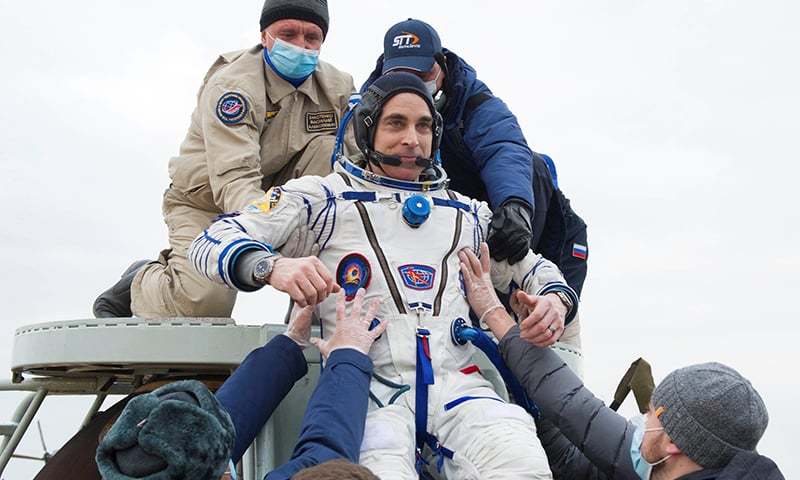 Space trio returns to Earth after six months - World - DAWN.COM