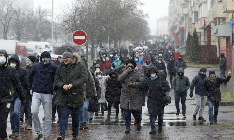 Over 300 detained in Belarus during anti-govt protests - World - DAWN.COM