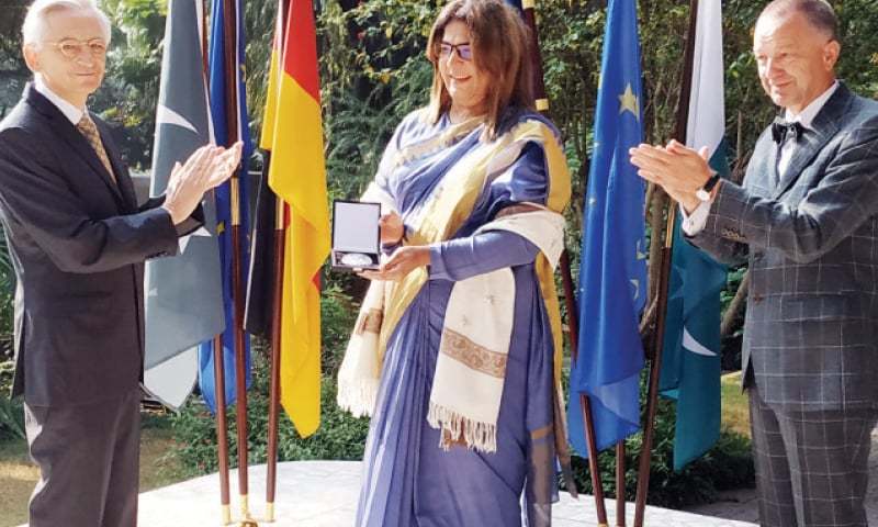 German embassy hosts award ceremony - Newspaper - DAWN.COM