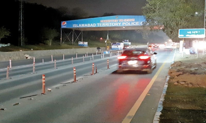 18 police checkposts removed from Islamabad roads - Pakistan - DAWN.COM