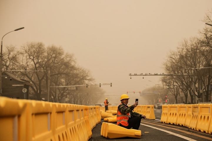 Biggest sandstorm in decade turns skies yellow in Beijing - World ...