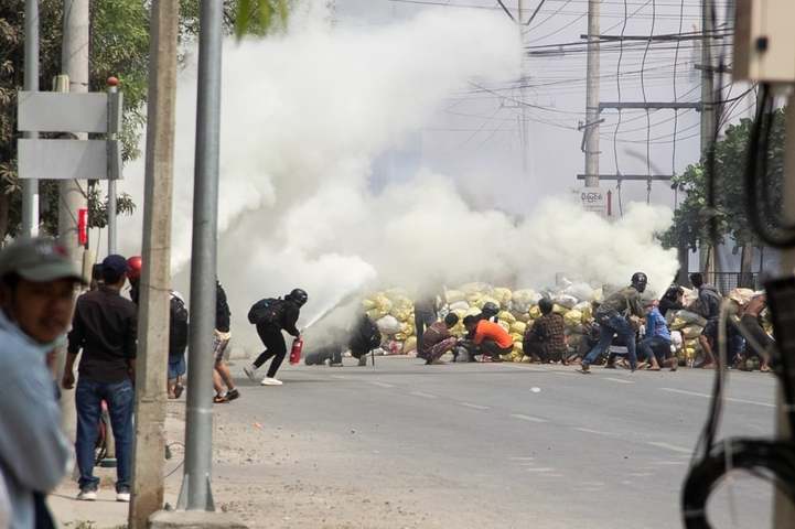 Six more killed in firing on Myanmar protesters - World - DAWN.COM