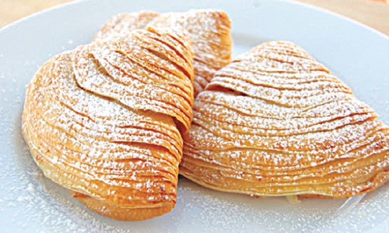 EPICURIOUS: A PASTRY FROM NAPLES - Newspaper - DAWN.COM