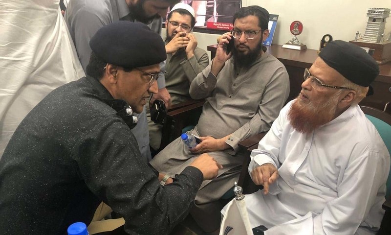 Mufti Taqi Usmani says escaped unhurt in attempted knife attack in ...