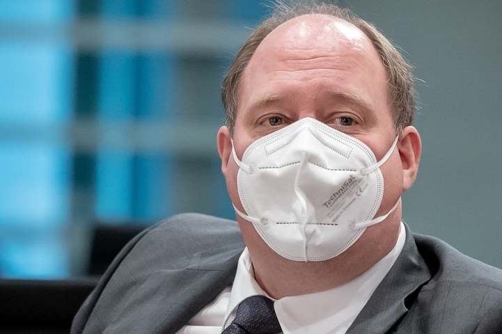 German politicians criticise warning to unvaccinated people - World ...