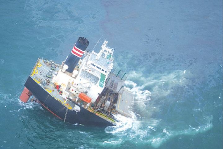 Ship snaps into two off Japan coast; crew safe - World - DAWN.COM