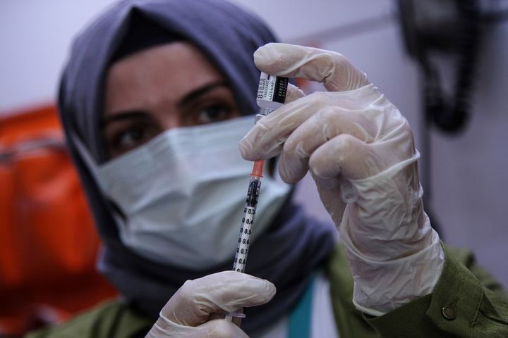 Turkey offering extra Pfizer shots for those wanting to travel - DAWN.COM