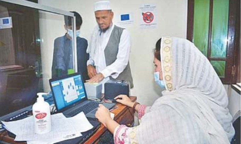 1.4m Afghans to get biometric registration cards - Pakistan - DAWN.COM