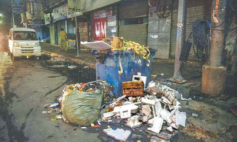 Move to involve law enforcers in garbage collection in Karachi ...