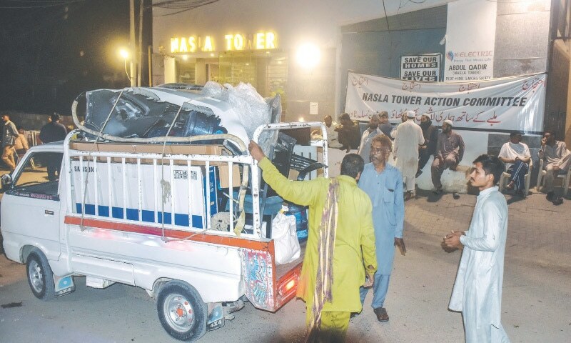 Residents vacate Nasla Tower to facilitate demolition - Pakistan - DAWN.COM