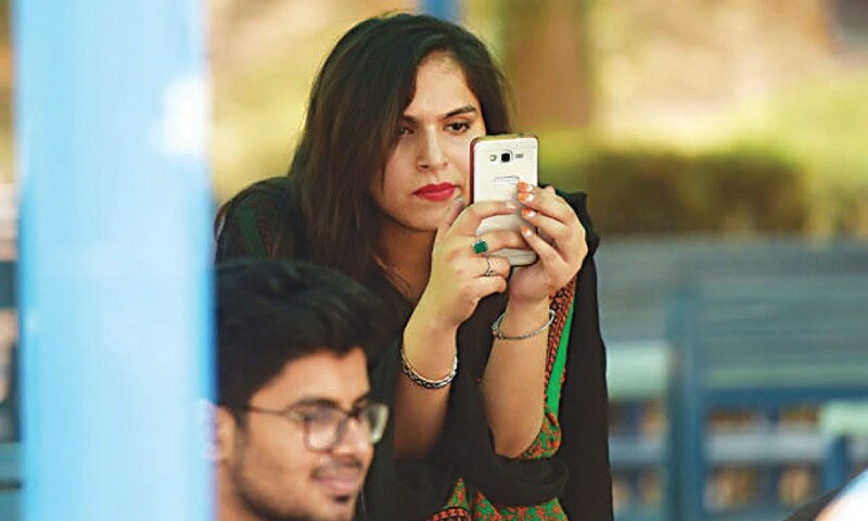 TECHNOLOGY: FACEBOOK’S PEER PRESSURE - Newspaper - DAWN.COM