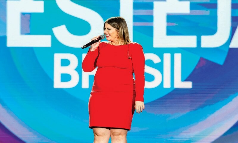Brazil bids shocked goodbye to country star Mendonca - Newspaper - DAWN.COM